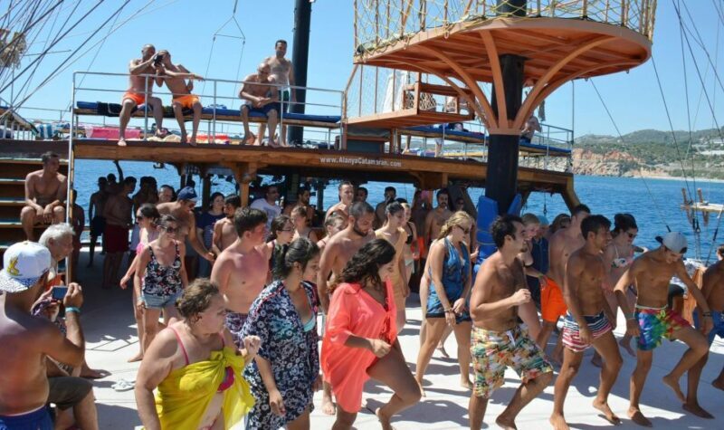 Alanya: Catamaran Boat Trip with Sunbathing and Swimming - FAQ