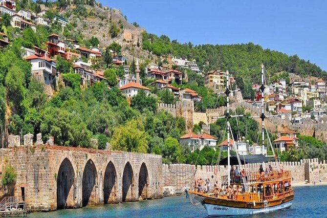 Alanya City Tour From Side With Boat Trip And Lunch - Analyzing the Experience: What Works Well