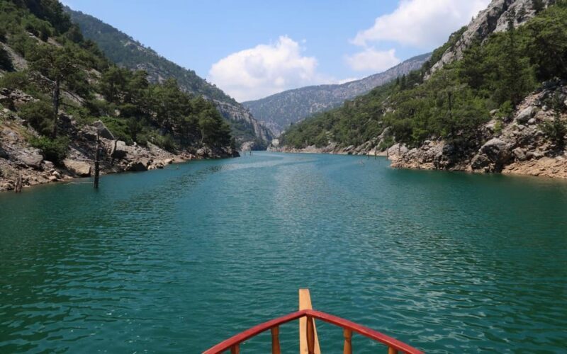 Alanya Green Canyon Boat tour with Lunch and Swimming Breaks - Key Points