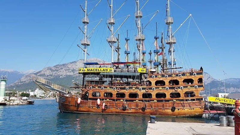 Alanya: Pirate Boat Party with Foam, Disco, Lunch & Drinks - Setting Sail on the Turkish Riviera