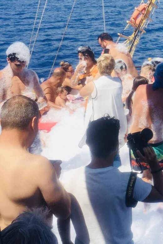Alanya: Pirate Boat Trip with Optional Pick Up and Lunch - What Makes This Pirate Boat Trip a Worthwhile Experience?