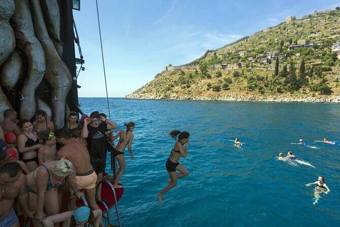 Alanya Pirate Boat Trip With Unlimited Drinks & Lunch - The Sum Up