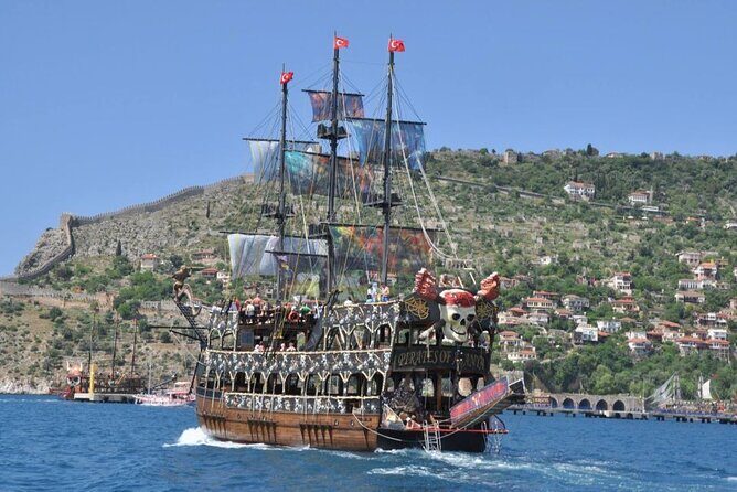 Alanya: Pirates Yacht Tour with Lunch and Soft Drinks - An Inside Look at the Pirates Yacht Tour