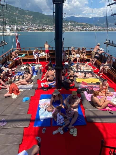 Alanya Relax Boat Tour with Caretta and Dolphin View - Key Points