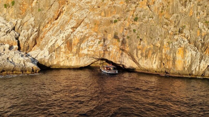 Alanya: Relax Boat Trip With Lunch & Swimming - Detailed Breakdown of the Tour