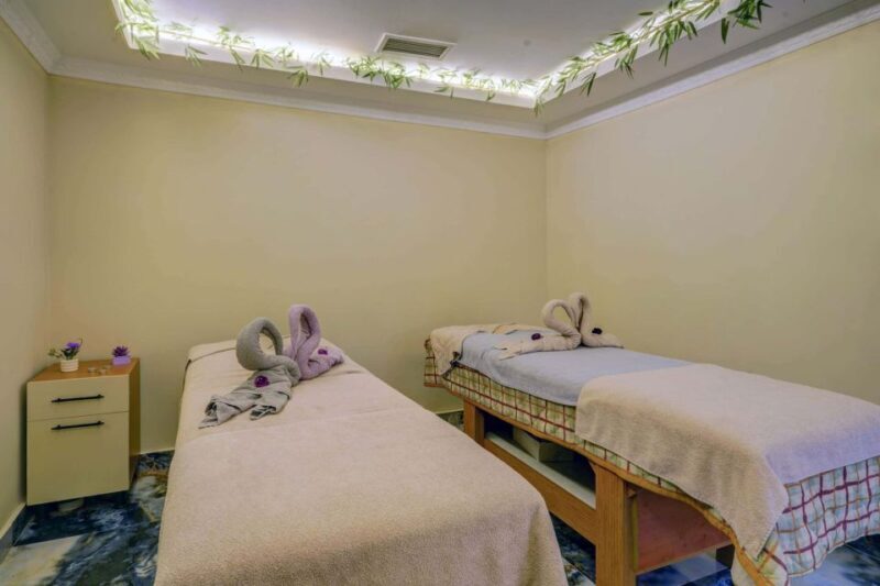 Alanya: Turkish Bath, Hamam, Sauna & Spa Wellness Center - Authenticity vs. Service Quality: The Review Insight