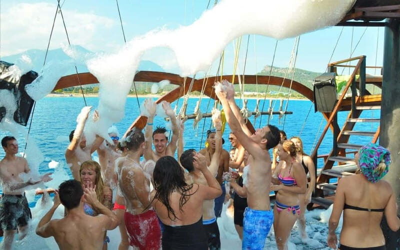 Alanya:Pirate Boat With Lunch, soft drink & Transfer options - Key Points