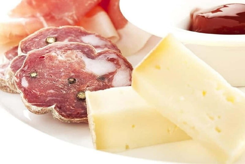 Alba: History Walking Tour and Food Tasting with a Local - The Itinerary in Detail