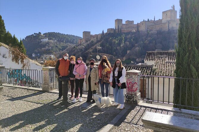 Albaicin guided tour with dogs - The Roadmap of the Albaicín Tour