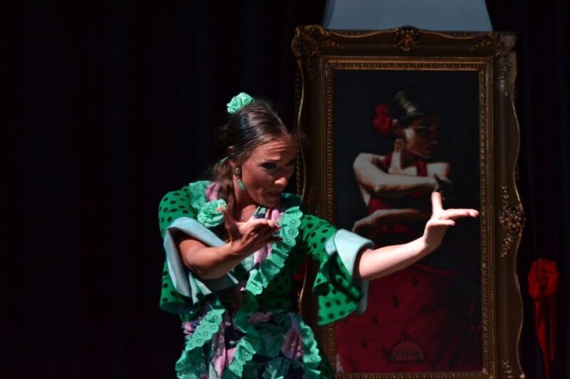 Albaicín & Sacromonte: Tour with Flamenco Show - Key Points