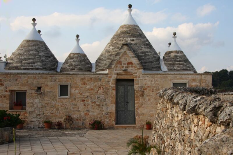 Alberobello: Walking Food Tour - Exploring Alberobello: A walk through its architecture and streets