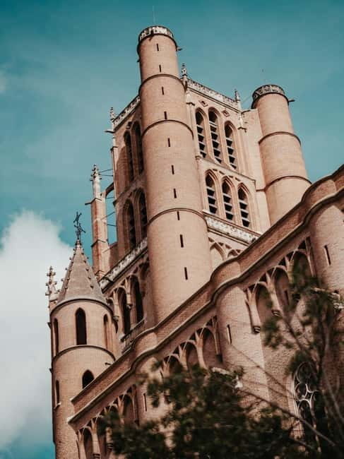 Albi: Food and Market Tour with Tastings and Historic Walk - Key Points