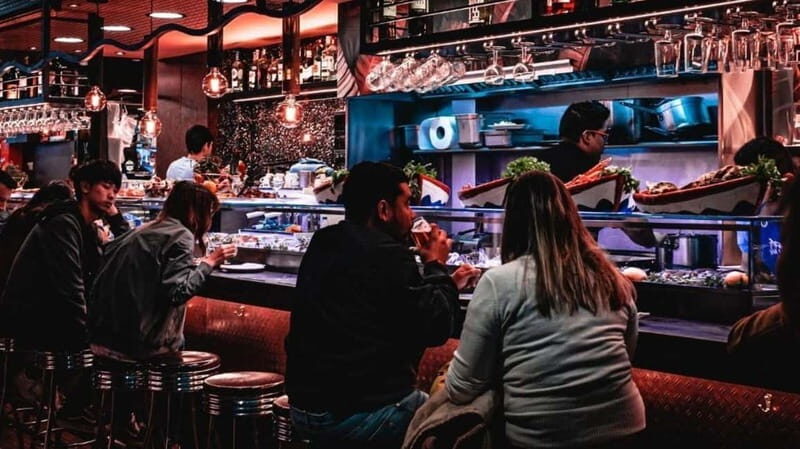 Albufeira: 5 Bars and 1 Nightclub Pub Crawl with Free Shots - A Practical Review of Albufeiras 5 Bars and 1 Nightclub Pub Crawl