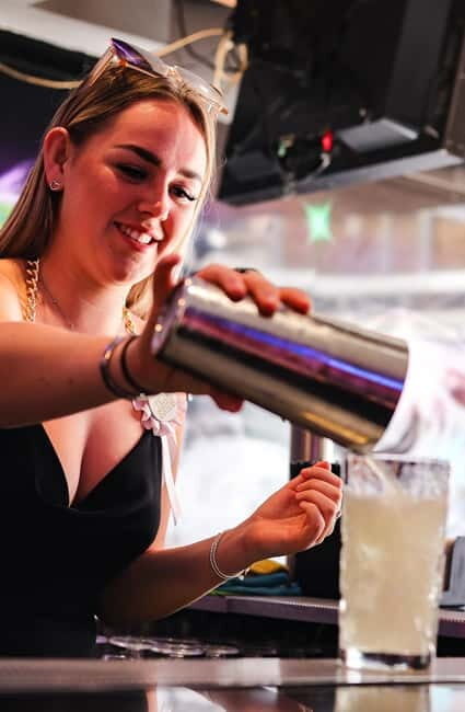 Albufeira: Cocktail Making Class and Karaoke Party with DJ - Pricing and Value Analysis