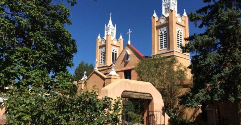 Albuquerque's Timeless Wonders: From Plazas to Museums - An Introduction to Albuquerque’s Essence