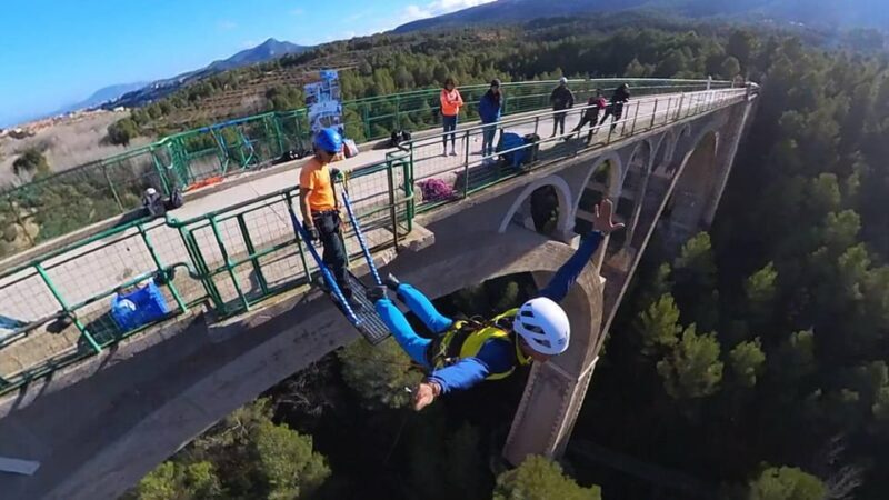 Alcoy: Bungee jumping - Key Points