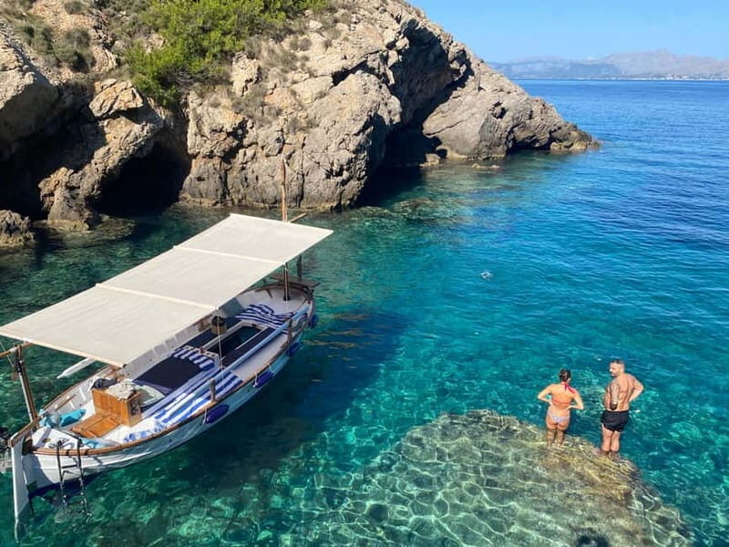 Alcudia, Private Tour: Scenic 2.5-Hour Boat Tour - How is the boat itself?