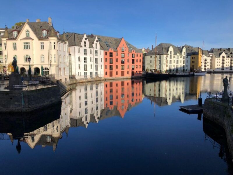 Ålesund: Giske and Godøy Islands Guided Sightseeing Tour - Key Points