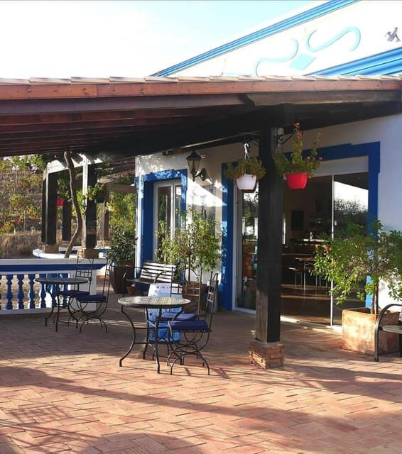 Algarve Wine Tour of two estates guided by wine expert - Key Points