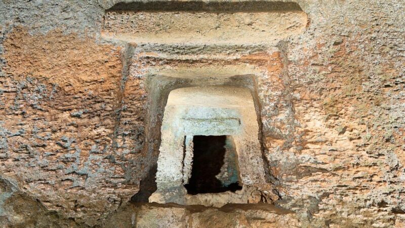 Alghero: Anghelu Ruju Necropolis with Audio Guides - Exploring the Necropolis of Anghelu Ruju: What to Expect