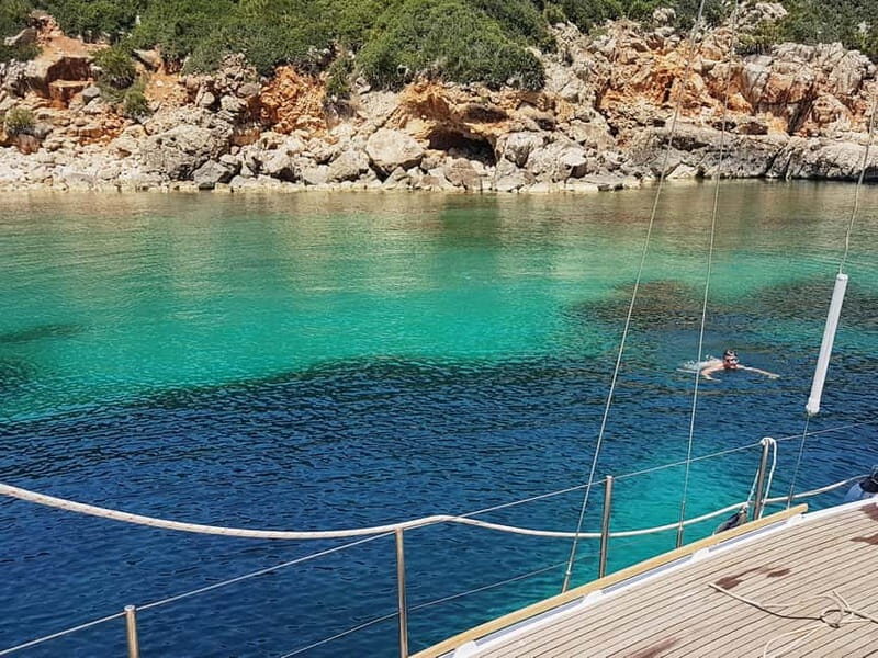 Alghero: Daily Sailing Experience with lunch onboard - FAQ