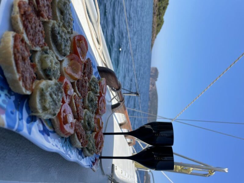 Alghero: Day trip on a sailing boat - Discovering Alghero’s Coastal Majesty