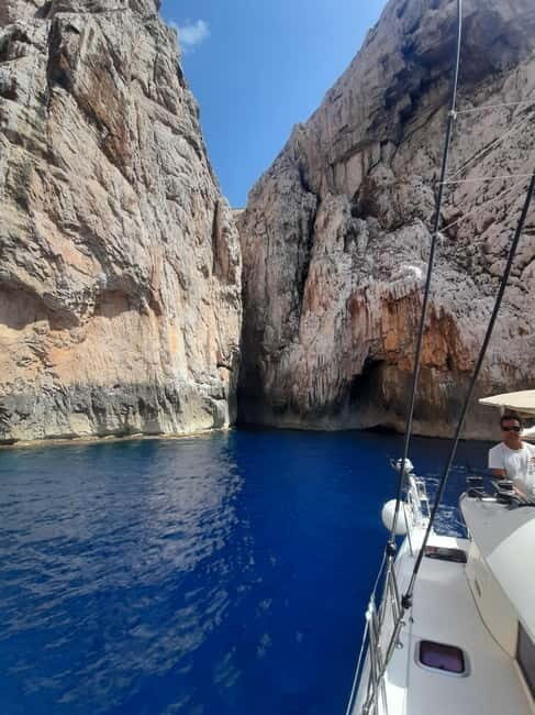 Alghero: Sailing catamaran day trip with lunch - Key Points