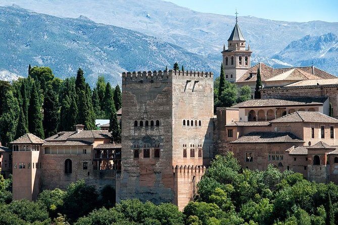 Alhambra and Granada Private Tour from Marbella, Malaga and port - FAQ