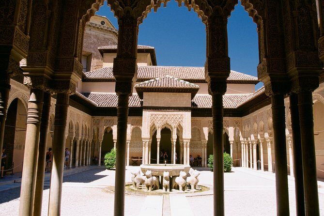 Alhambra &Charles Palace Guided Tour with Optional Nasrid Palaces - Evaluating the Value