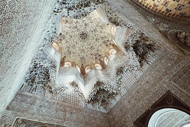 Alhambra Experience  Explore Nasrid Palaces & Generalife Gardens - The Experience Breakdown