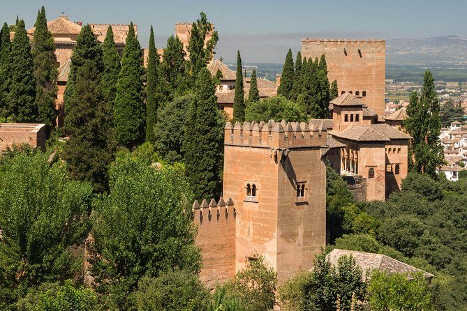 Alhambra & Generalife: Exclusive 3-Hour Private Tour with Tickets Included - The Value for Money