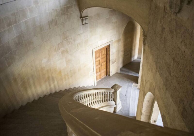 Alhambra & Generalife: Exclusive 3 hours Private Tour - Practical Details and Considerations