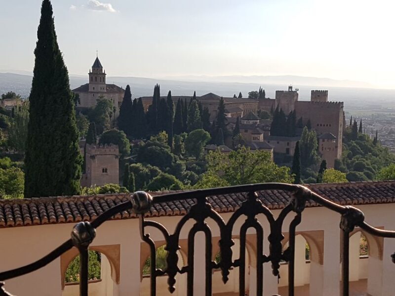 Alhambra: Generalife Gardens & Alcazaba Fast-Track Tour - Introduction