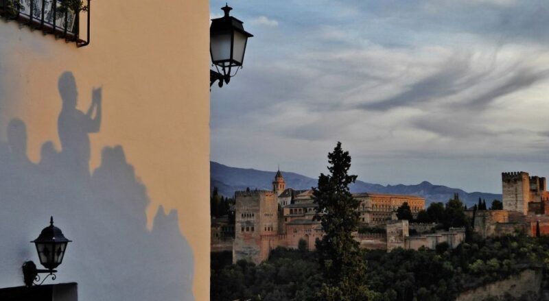 Alhambra & Generalife Tour including Transport & Admission - FAQ