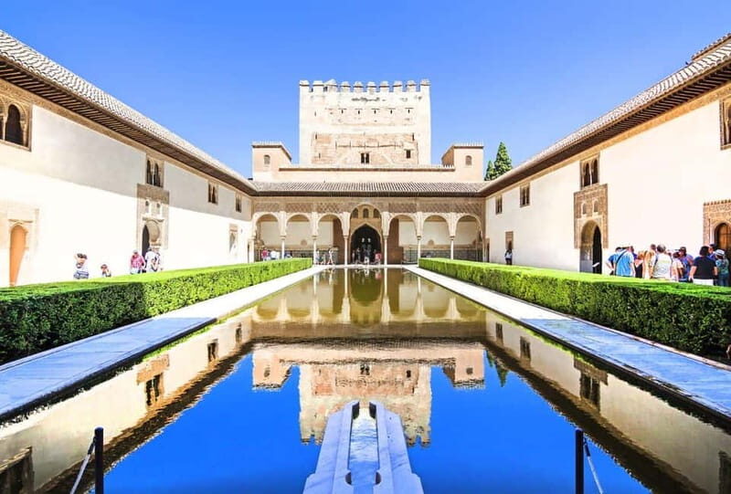 Alhambra Guided Tour with Nasrid Palaces & Gardens - Key Points