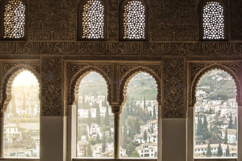 Alhambra & Nasrid Palace: Private Tour with Tickets - A Detailed Look at the Tour Experience