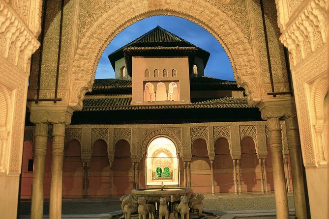 Alhambra Palace & Generalife Gardens daytrip from Roquetas, Aguadulce & Almeria - Free Time & Lunch: Your Choice