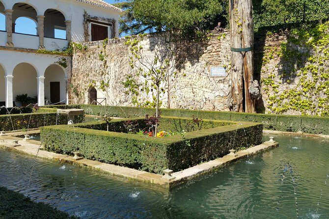 Alhambra Skip-the-Line Guided Tour - An In-Depth Look at the Tour Itself