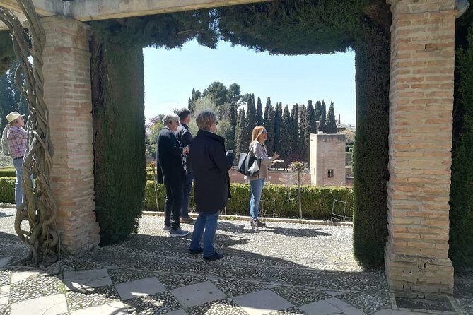Alhambra Skip-the-line Private Tour including Nasrid Palaces - Authentic Experiences and Real-World Insights from Reviews