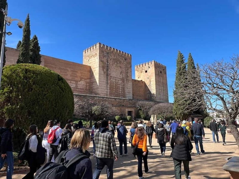 Alhambra Surroundings: History, Architecture and Legends - Key Points