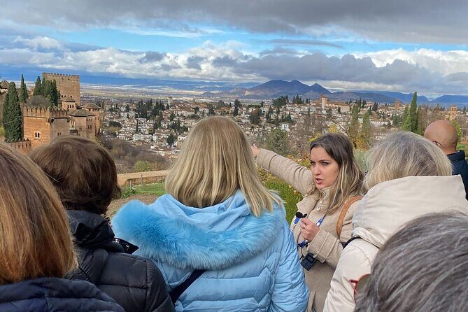 Alhambra Unique Experience: Private visit with official guide - FAQs
