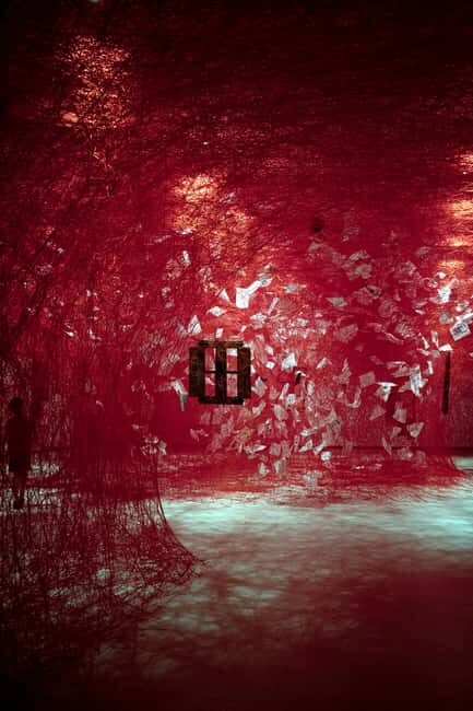 Alhóndiga de Bilbao: Art explained by Artists - Frequently Asked Questions