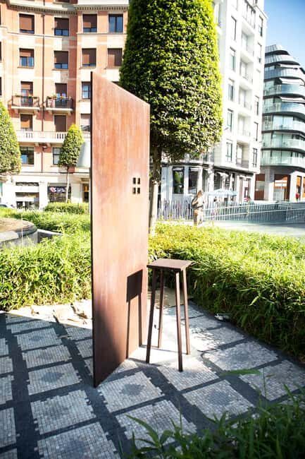 Alhóndiga de Bilbao: Art explained by Artists - Final Thoughts