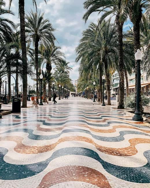 Alicante: City Bike Tour and SUP Board Rental - The Itinerary in Detail