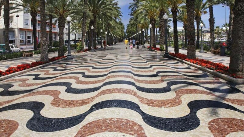 Alicante & Elche: Day Trip with visit to the Santa Bárbara Castle - A Broader Look at the Tour Experience