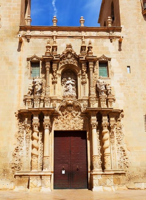 Alicante: Express Walk with a Local in 60 minutes - The Sum Up