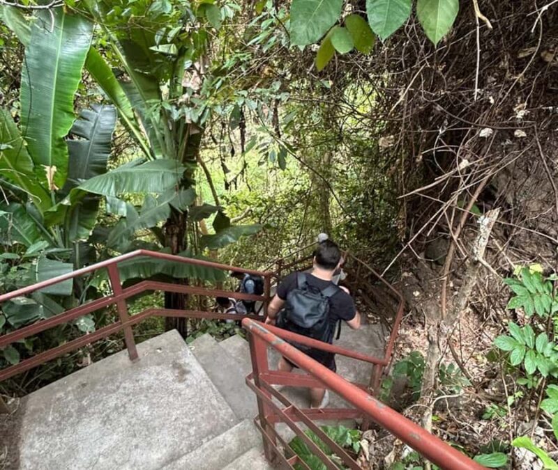 aling-aling waterfalls:medium trek - Key Points