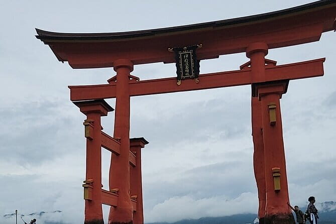 All Included Tour in Hiroshima With Cruiser Pick Up and Lunch - Analyzing What This Tour Offers