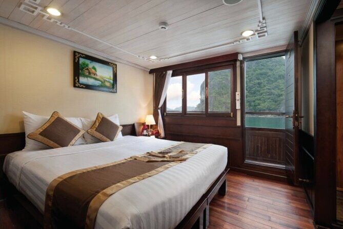 All Inclusive 2 Days 1 Night 5-STAR Cruises in Halong Bay - Day Two: Sunrise and Exploration