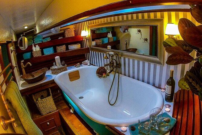 ALL INCLUSIVE Full Day snorkeling & sunset cruise with boat dogs - FAQ